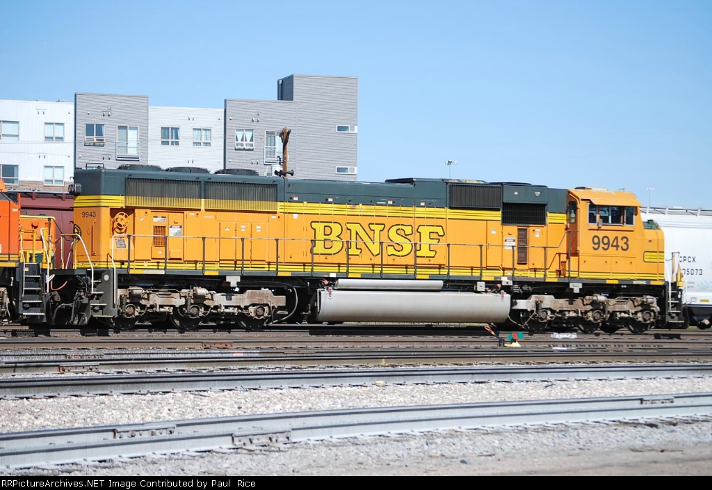 BNSF 9943
